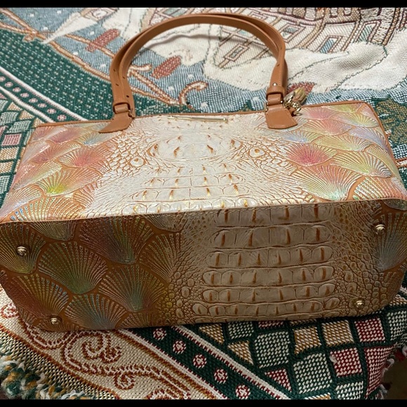 Brahmin | Bags | Brahmin Scallop Bondi Medium Asher | Poshmark